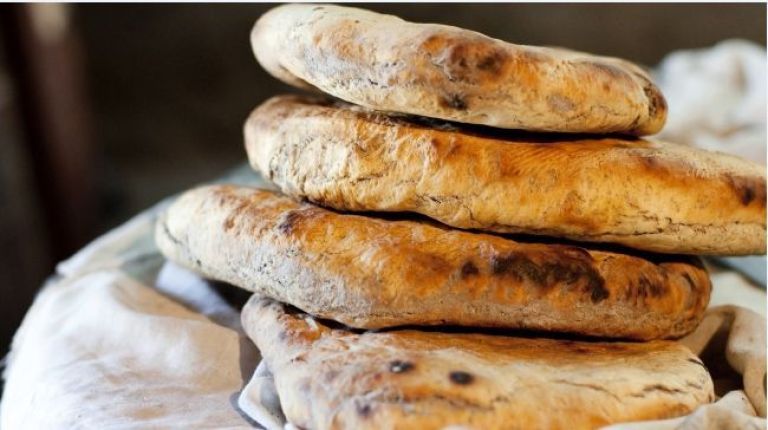 Tortilla al rescoldo, ideal para aprovechar el fuego del hogar | El ...